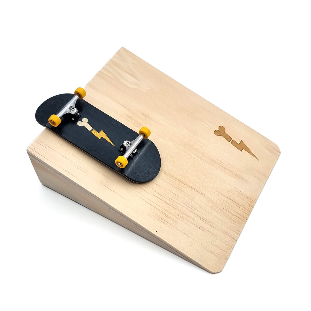 FlashBone Fingerboard Ramps Street Kicker (Wood) – FlashBone Fingerboards